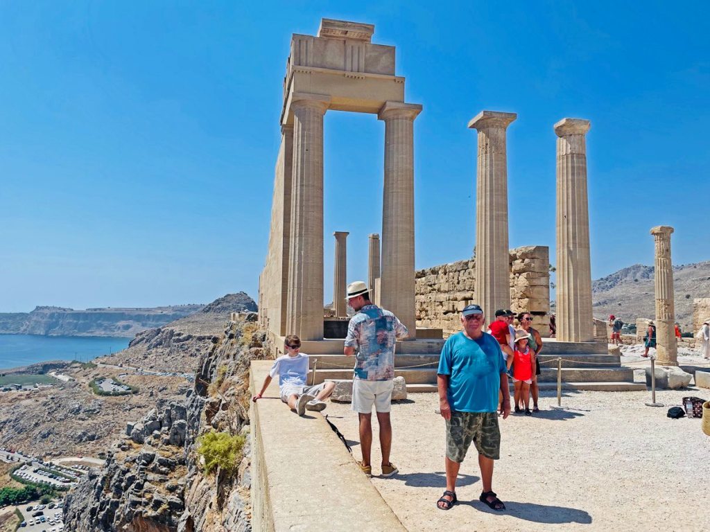 ΕΝΤΥΠΩΣΙΑΣΜΕΝΟΙ ΓΑΛΛΟΙ ΔΗΜΟΣΙΟΓΡΑΦΟΙ ΑΠΟ ΤΗ ΖΕΣΤΗ ΦΙΛΟΞΕΝΙΑ: «Η Ρόδος ...